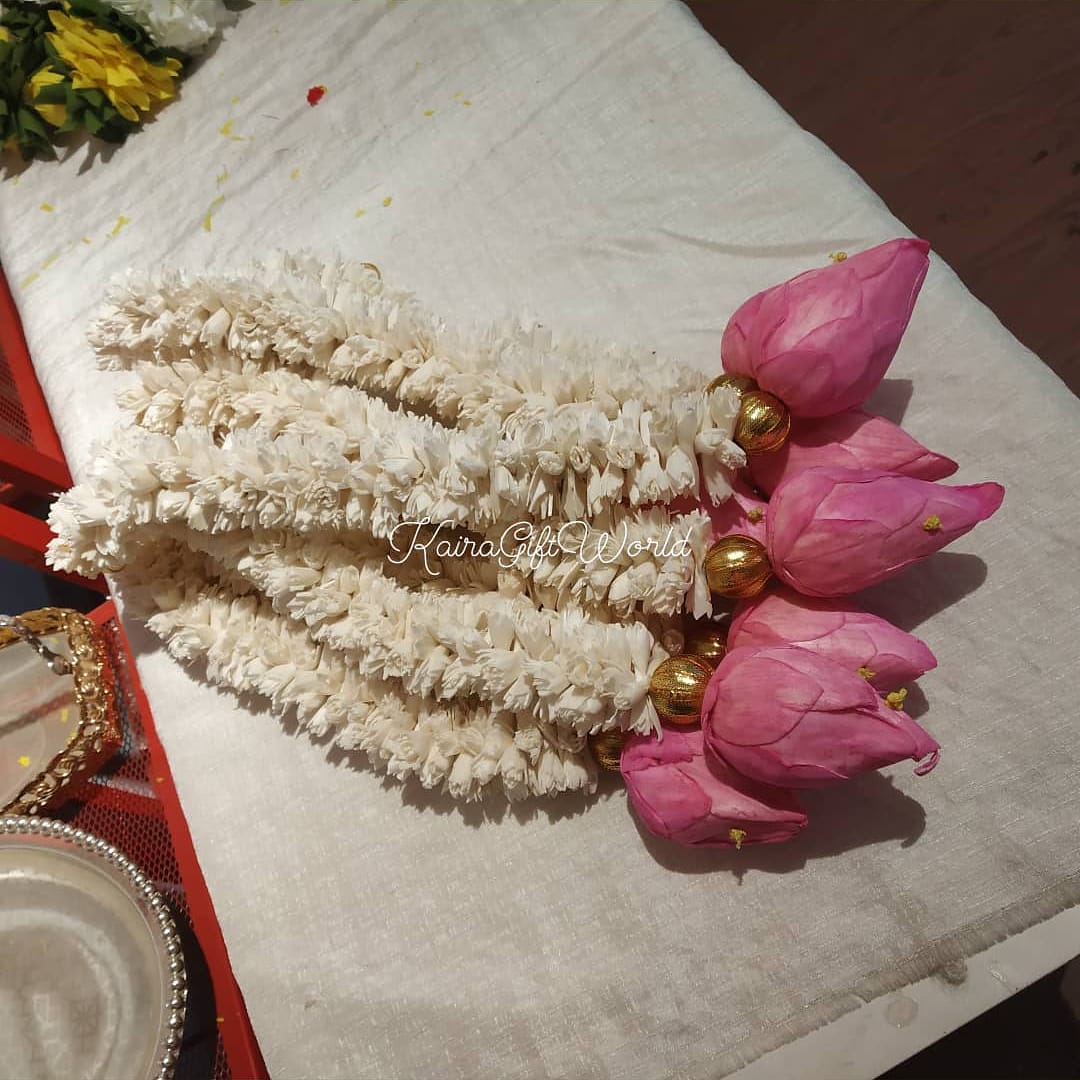 Lotus Bug Hanging with Softwood Hanging – KairaGiftWorld